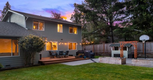 Beautiful Cedar Grove Home | Bothell, WA 98011 | Listed with Wes Jones